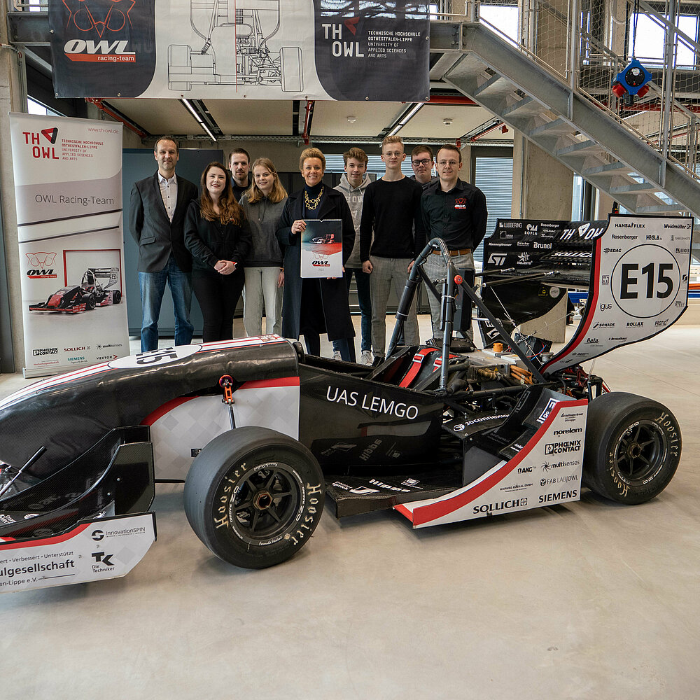 Ministerin Brandes besucht OWL Racing-Team: Maschinenbau - TH OWL