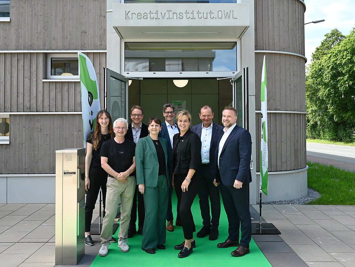 Wirtschaftsministerin Mona Neubaur zu Besuch im KreativInstitut.OWL: TH OWL