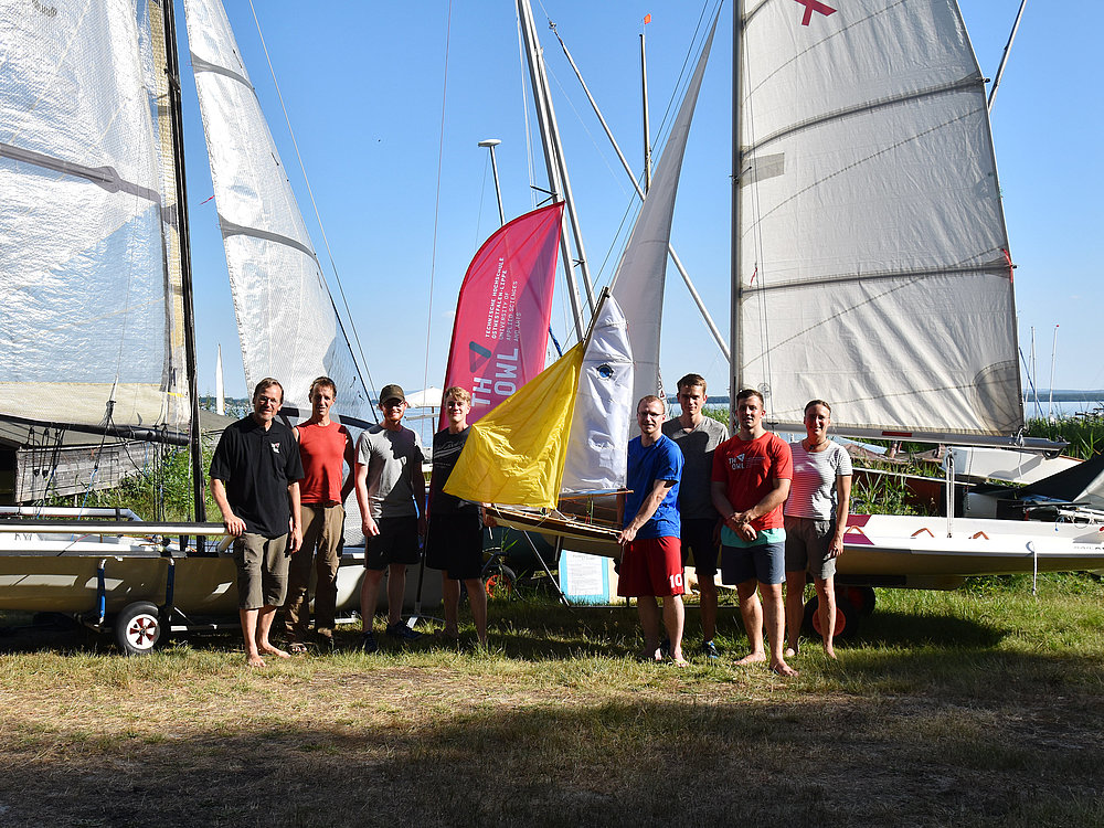 Studierende der TH OWL bauen ihr eigenes Segelboot: TH OWL