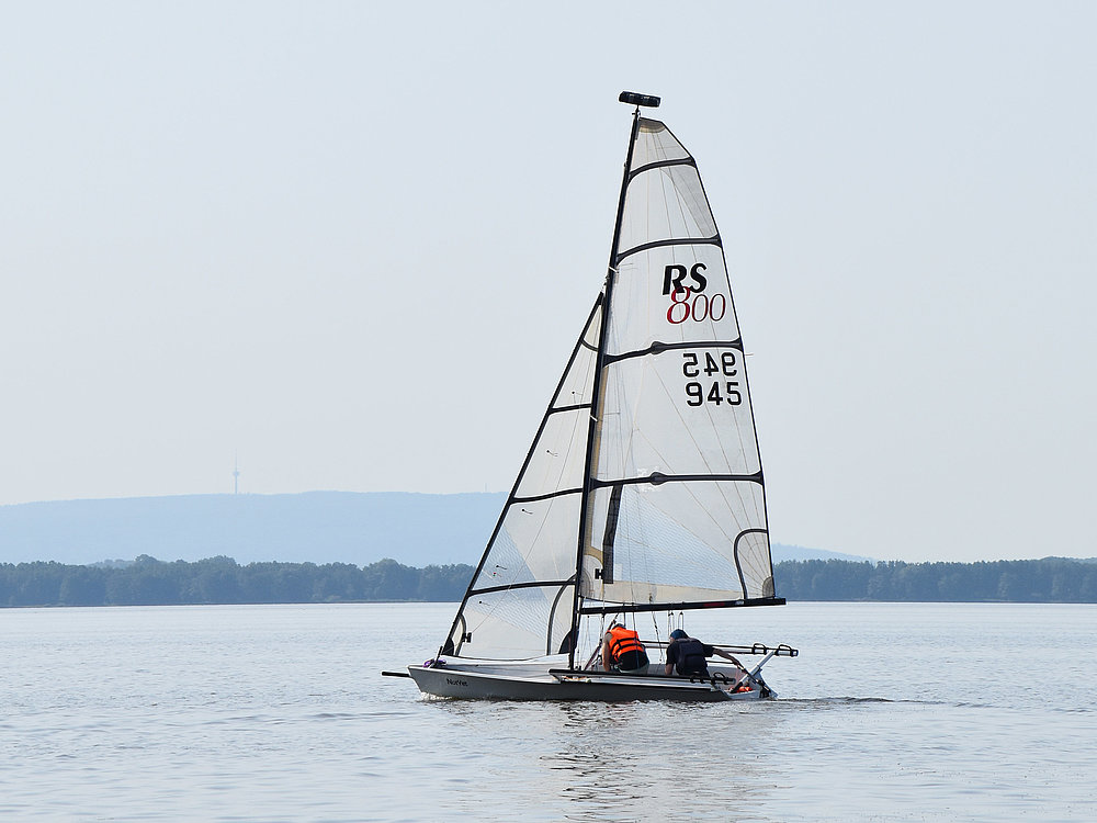Studierende der TH OWL bauen ihr eigenes Segelboot: TH OWL
