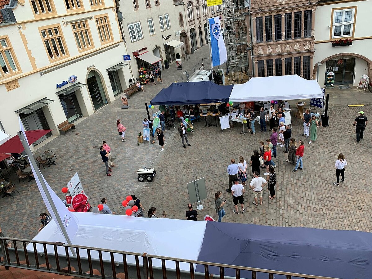 Die TH OWL beim Digitaltag auf dem Marktplatz in Lemgo: TH OWL