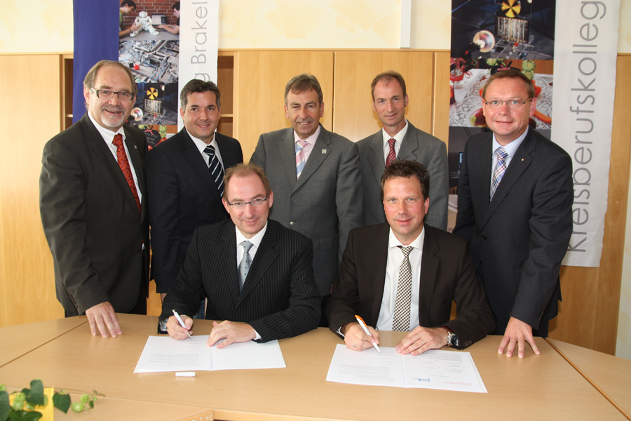 Wissenschaft zum Anfassen – Hochschule OWL und Kreisberufskolleg Brakel ...